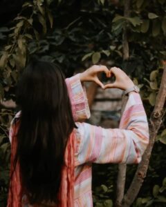 Best 500+ Hidden Face DP For Girls ( February 2026 )