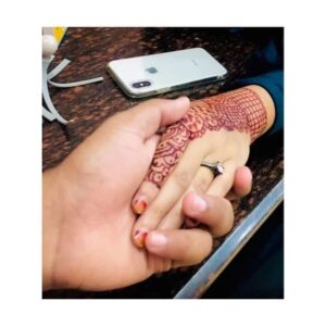 Best 500+ Couple Hand Pic ( April 2026 )