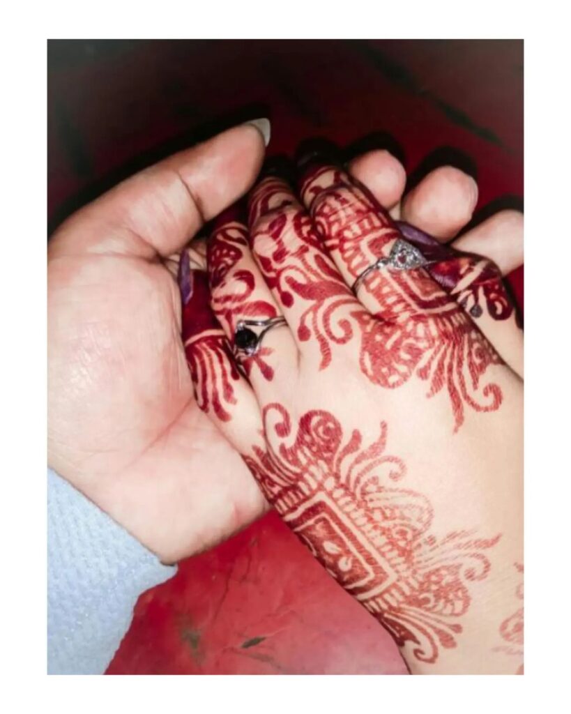 Best 500+ Couple Hand Pic ( June 2026 )
