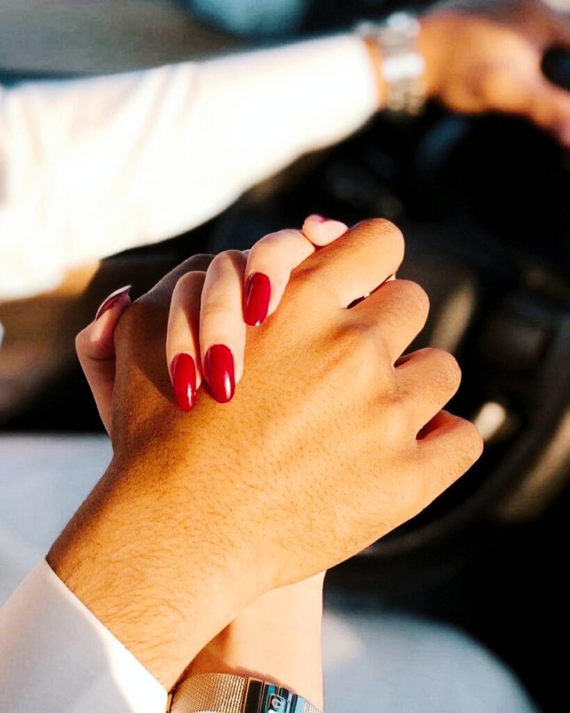 Best 666+ Couple Hand Pic Original » Mixing Images