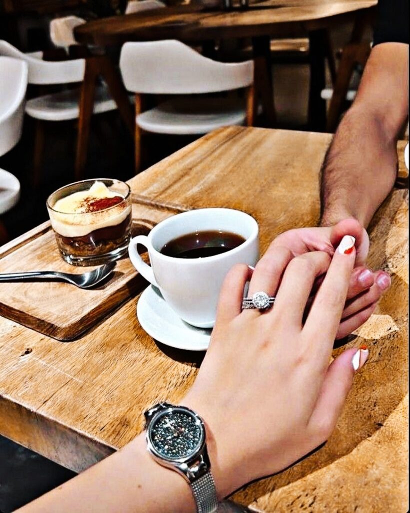 Best 666+ Couple Hand Pic Original » Mixing Images