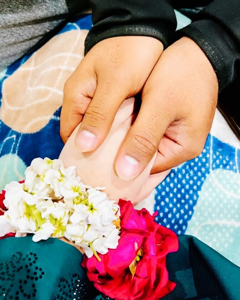 Best 786+ Couple Hand Pic Real » Mixing Images