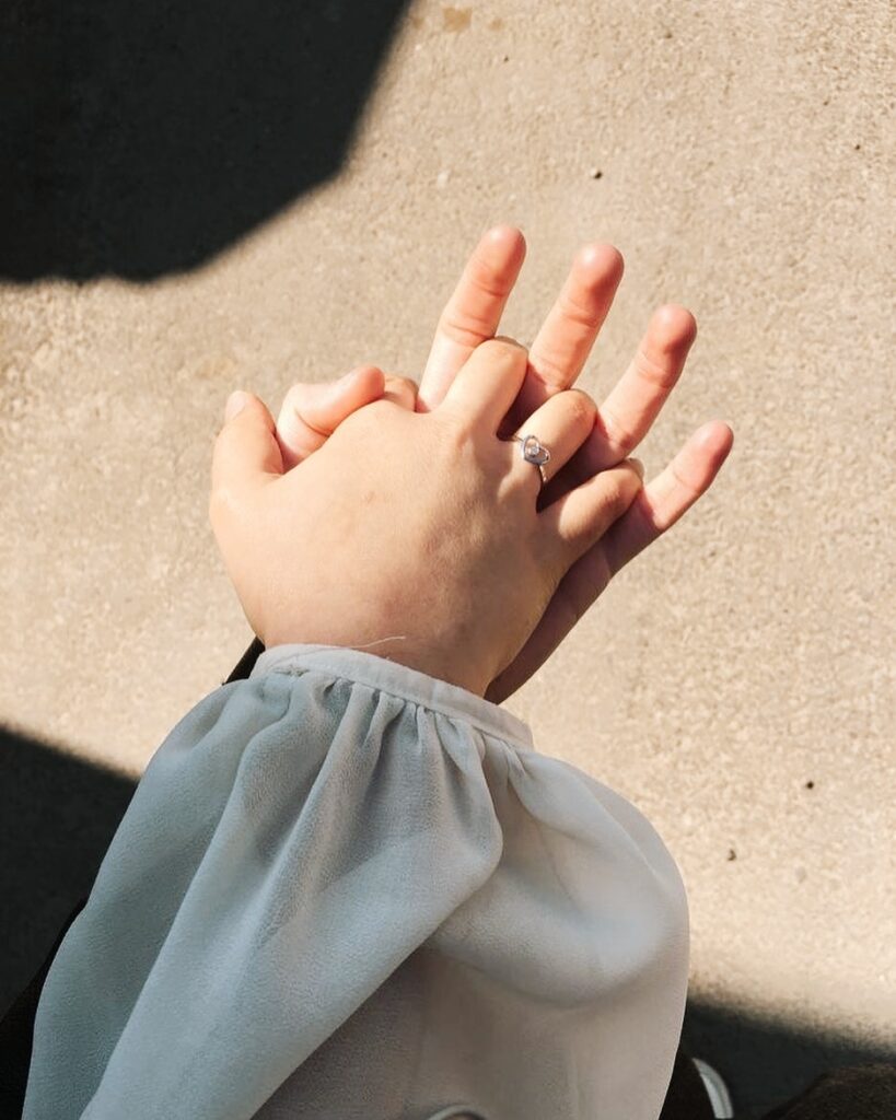 Best 786+ Couple Hand Pic Real » Mixing Images